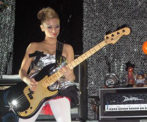 25 Best Female Bass Players Ever (2025 With Videos) - Guitar Lobby
