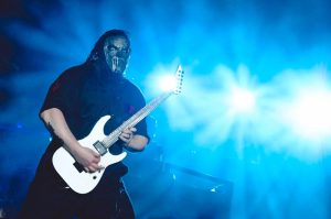 Mick Thomson Guitars & Gear List (2023 Update) - Guitar Lobby